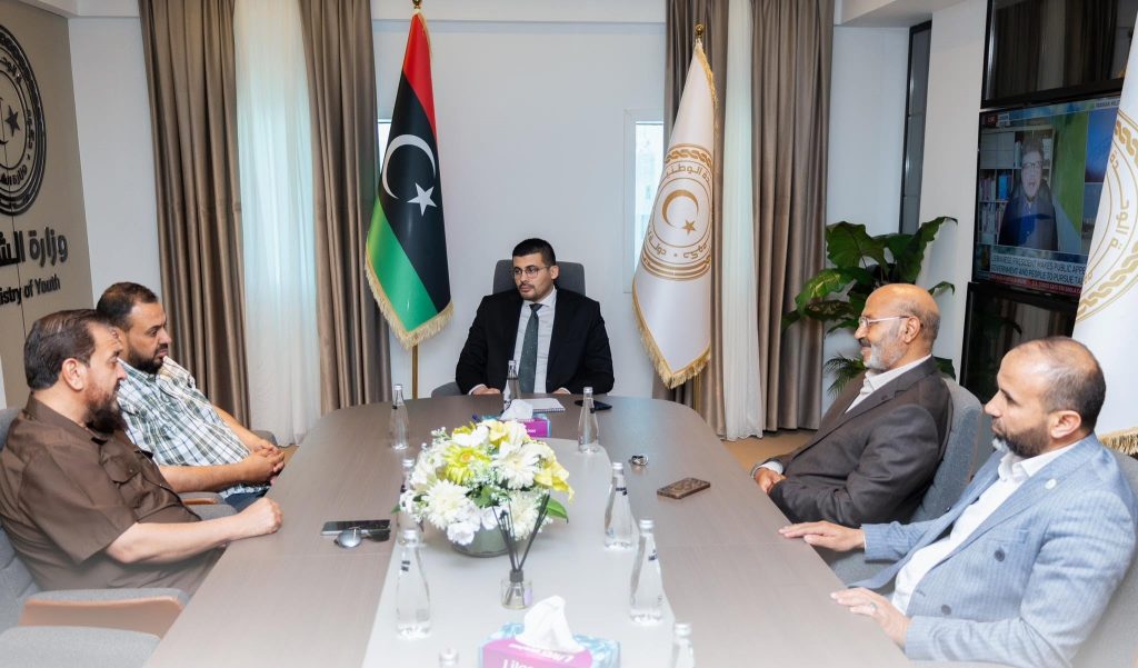 Ministry of Youth discusses with academics and sheikhs the ...
